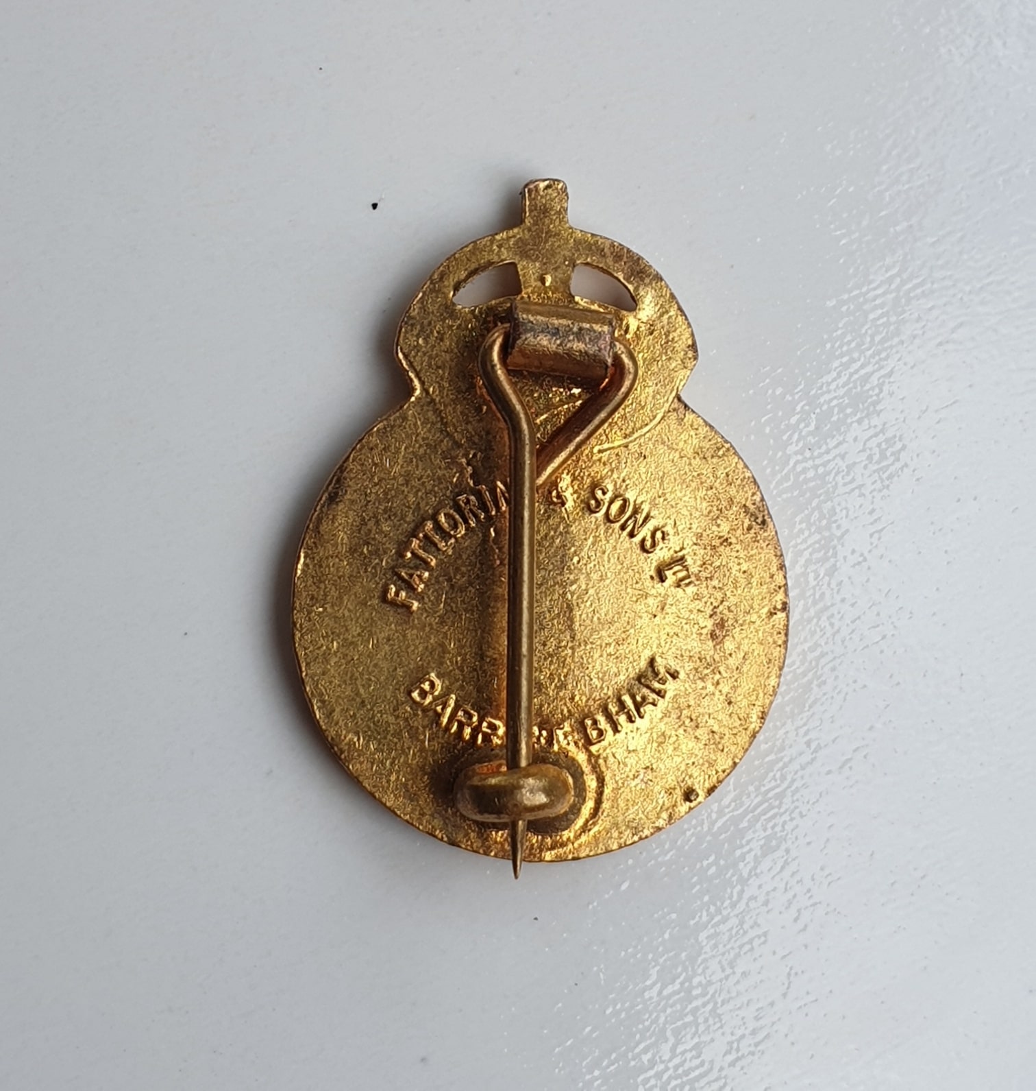 Civil Defence Corps lapel pin with KC. | Allied Militaria